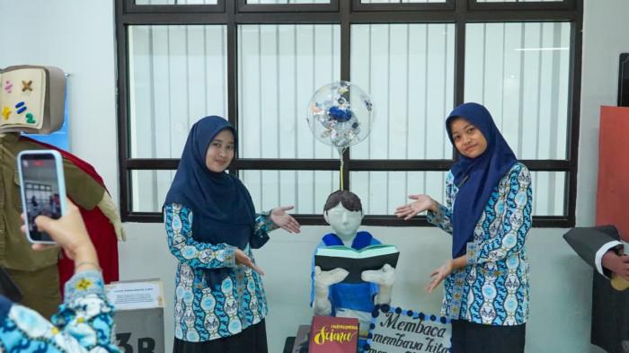 Mahasiswa PGSD UMP Purwokerto Gelar Pameran Karya Seni Rupa 3 Dimensi ...