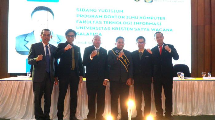 Dr. Dhanar Intan Surya Saputra Resmi Sandang Gelar Doktor Ilmu Komputer ...