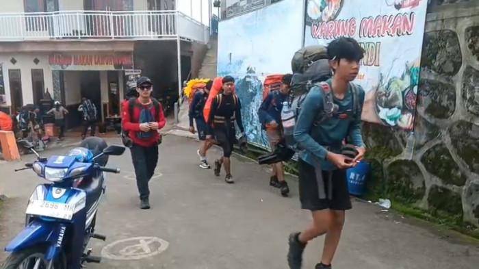 Libur Tahun Baru, Pendakian ke Gunung Merbabu dari Kabupaten Semarang ...