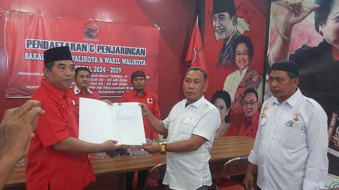 Sosok Faruq Ibnul Haqi, Ambil Formulir Pendaftaran Calon Wali Kota ...