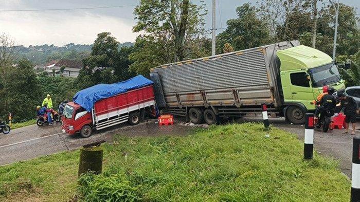 Truk Boks Mogok di Tanjakan Selo Boyolali, Sopir Percaya Google Maps ...