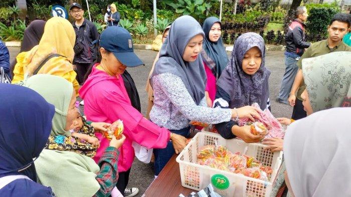 Harga Cabai di Wonosobo Semakin Pedas, Masyarakat Serbu Pasar Murah ...
