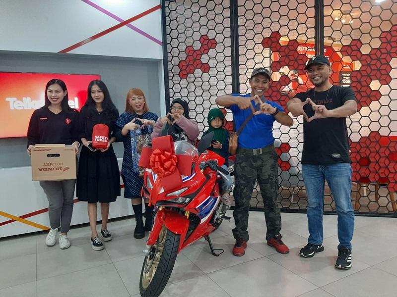 Bawa Motor CBR Dari Undi Hepi Telkomsel, Sugeng: Ini Adalah Rezeki dari ...