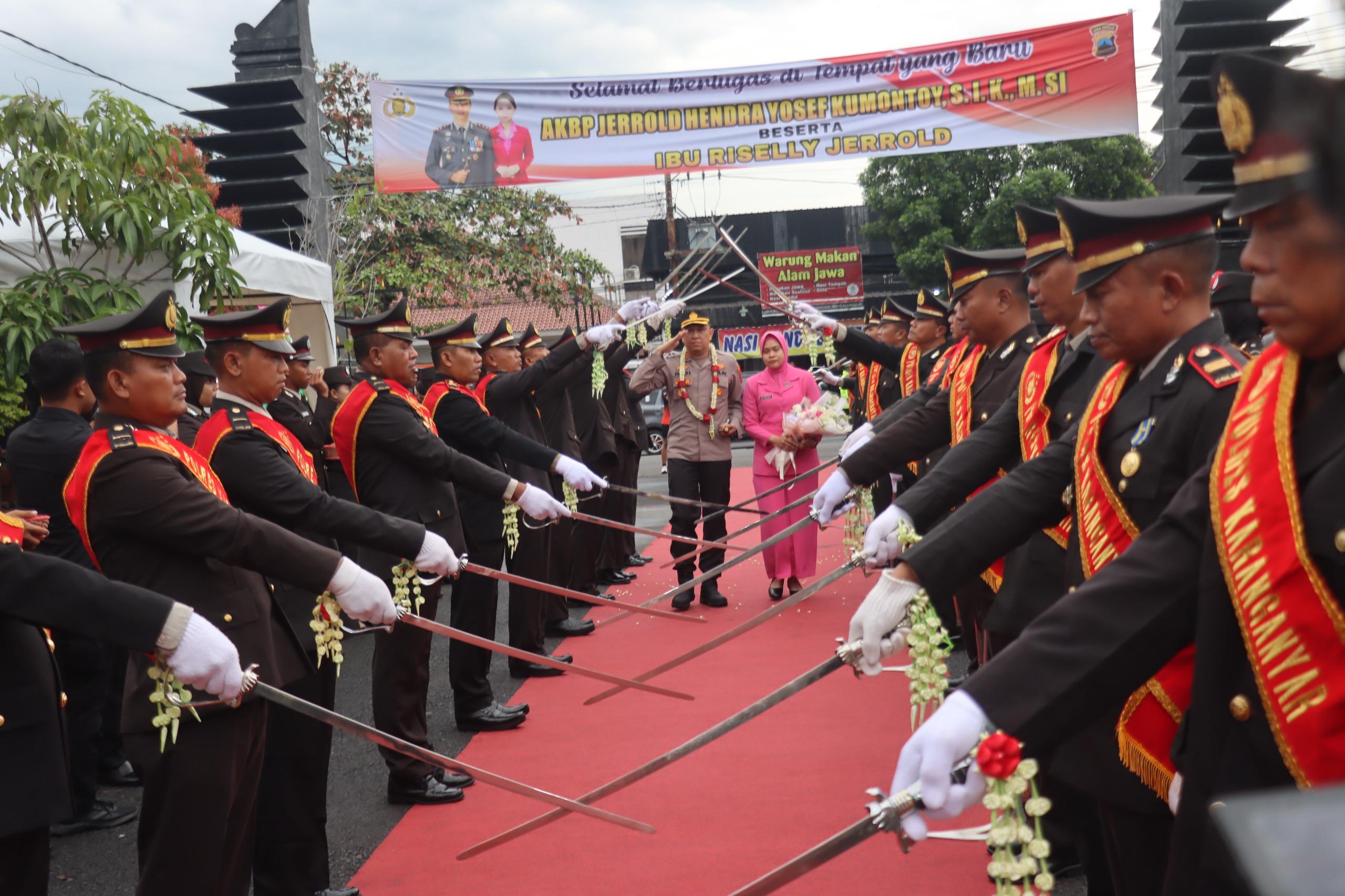 Inilah Sosok Kapolres Karanganyar yang Baru, AKBP Hadi Kristanto ...