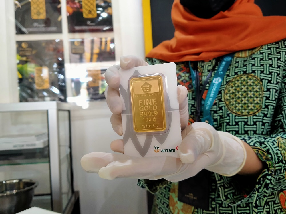 Kembali Catat Rekor, Harga Emas Antam Hari Ini Naik Rp 41.000 Per Gram ...