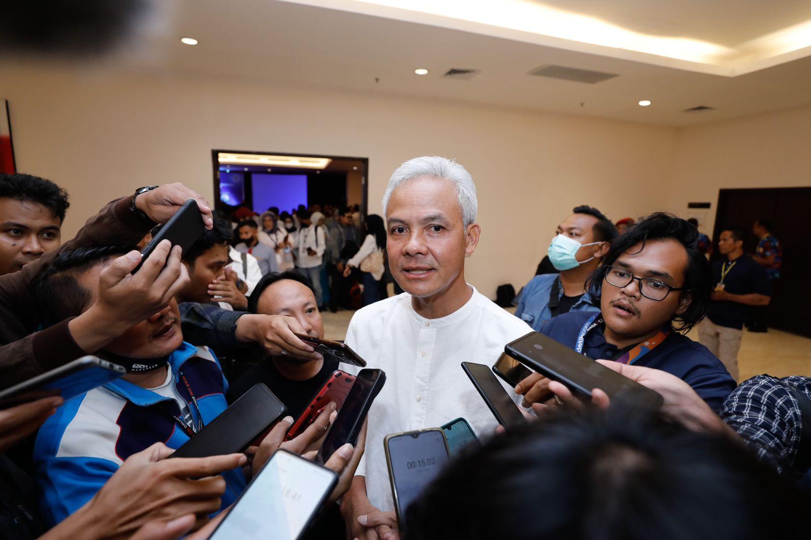 Ganjar: Waspadai Penumpang Gelap dan Adu Domba pada Isu Jokowi Ketum ...