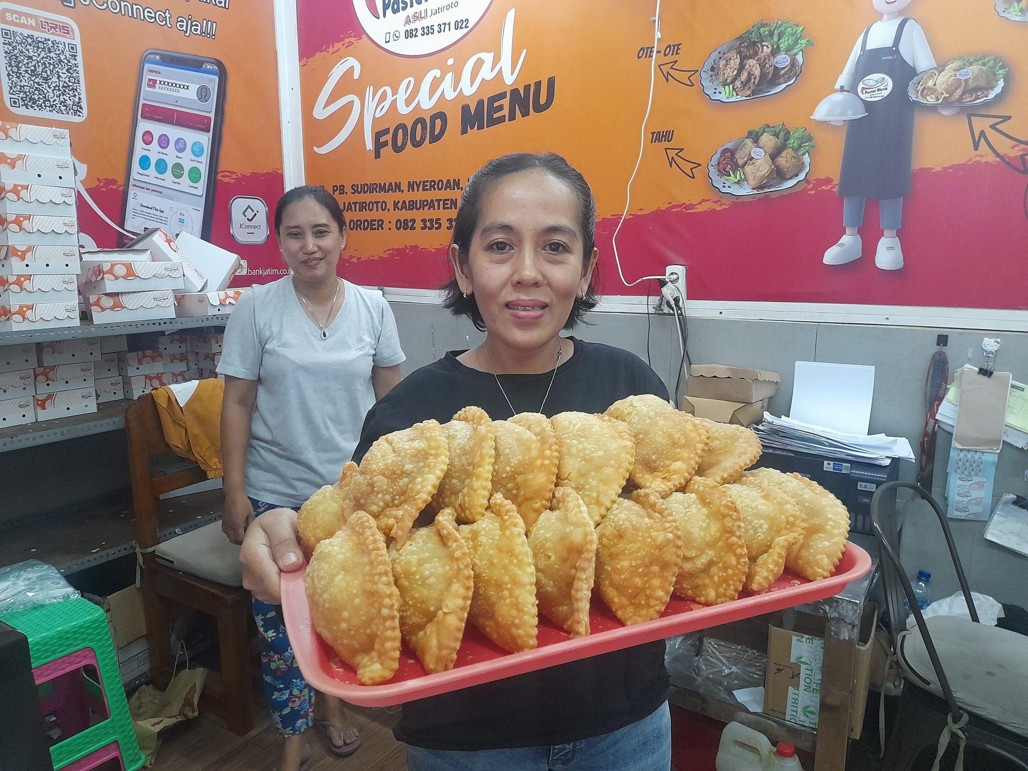 Bercita Rasa Unik, Pastel Watik Jatiroto Lumajang Kebanjiran Pesanan ...