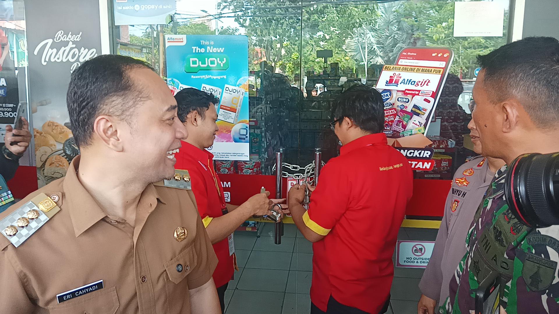 BREAKING NEWS: Tak Sediakan Jukir Resmi, Wali Kota Surabaya Tutup ...