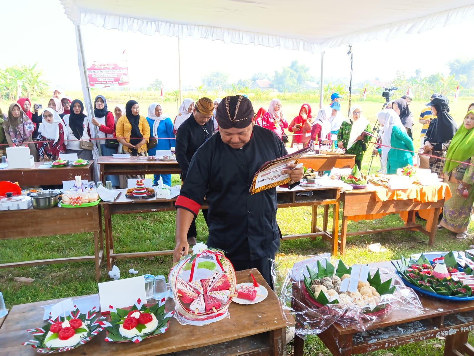 Warga Desa Banjaragung Jombang Lestarikan Kearifan Lokal Kue Polo ...