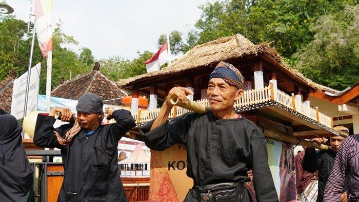 Arak-arakan Gunungan Hingga Kembul Bujana Warnai Tradisi Rasulan di Gunungkidul - Tribunjogja.com