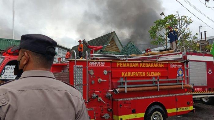 Keterangan Polisi soal Kebakaran Pabrik Garmen di Ngaglik Sleman - Halaman all - Tribunjogja.com