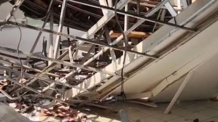 Atap Ruang Kelas SMKN 1 Cileungsi Roboh, Timpa Puluhan Siswa yang Tengah Belajar - Tribunjogja.com