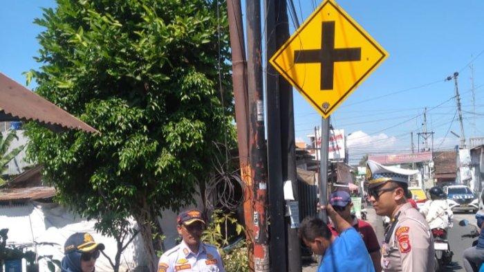 Viral! Sering Terjadi Laka di Simpang Empat Sonosewu, Kini Dipasang ...
