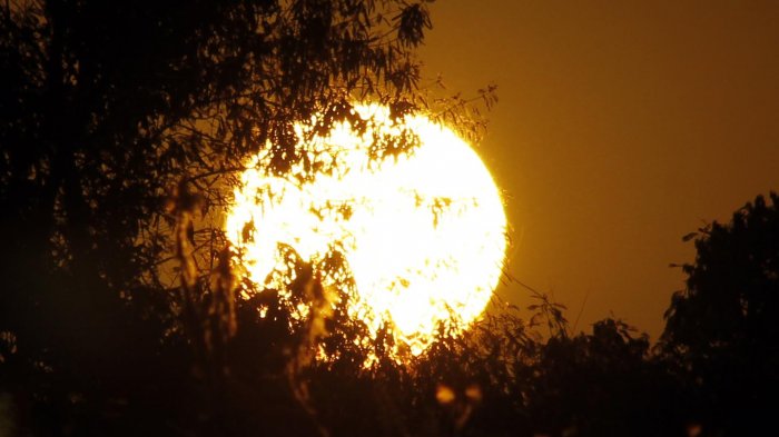 Mengapa Bulan Berwarna Merah Saat Gerhana Blood Moon? - Tribunjogja.com