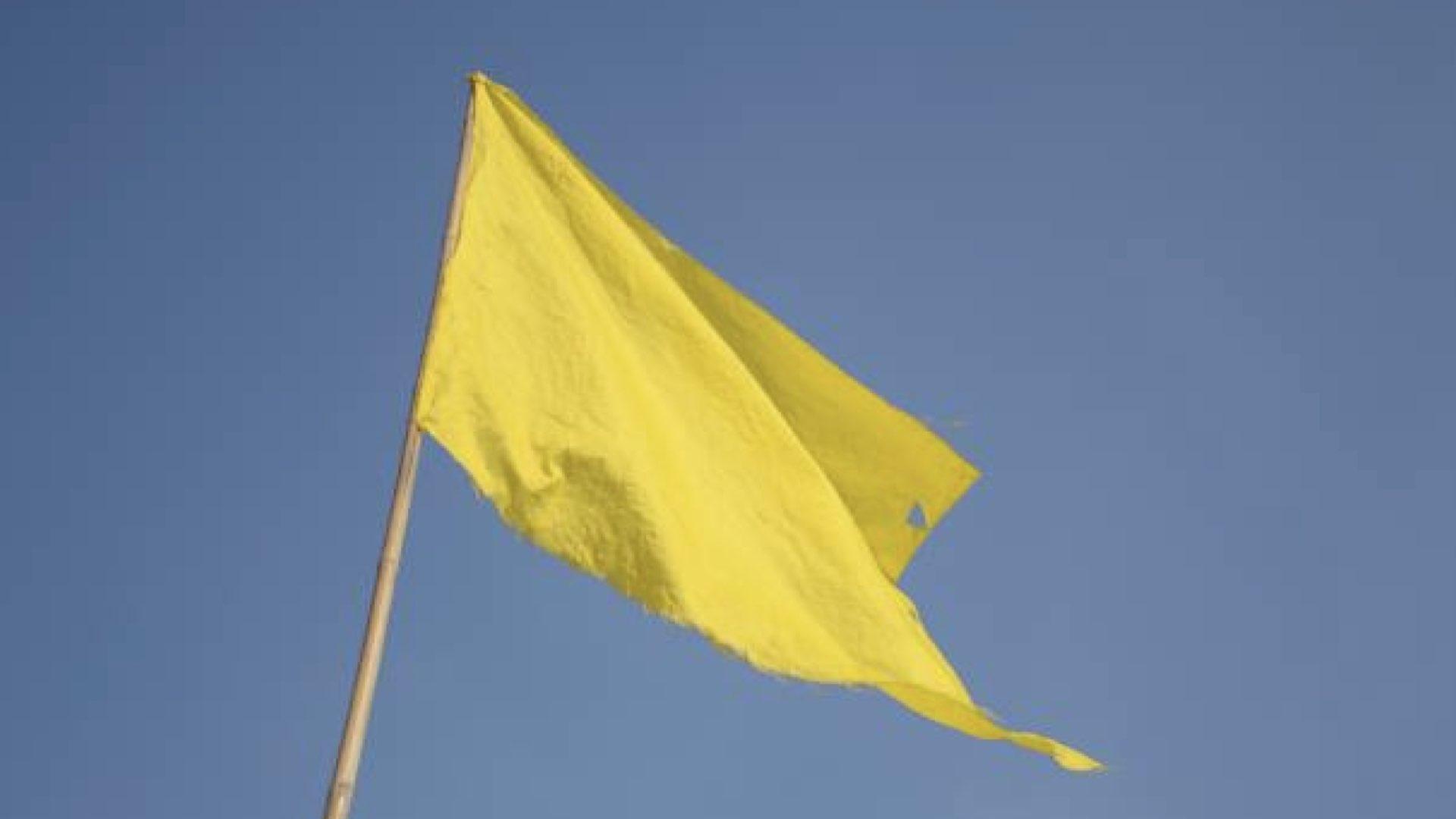 ARTI MIMPI Melihat Bendera Kuning di Rumah Menurut Primbon Jawa ...