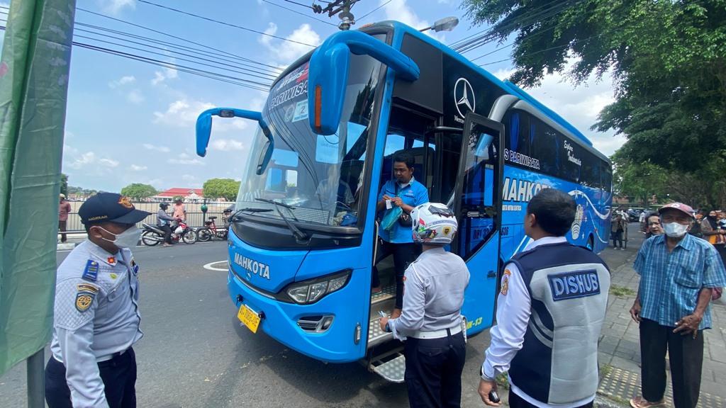 Dishub Kota Yogya Tindak Bus Pariwisata yang Nekat Masuk Kawasan Alun ...
