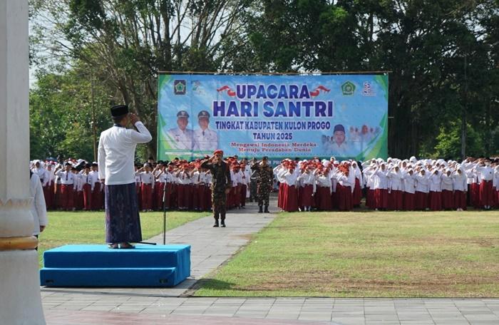 Peringati Hari Santri Nasional 2025, Wabup Kulon Progo Sebut Santri ...