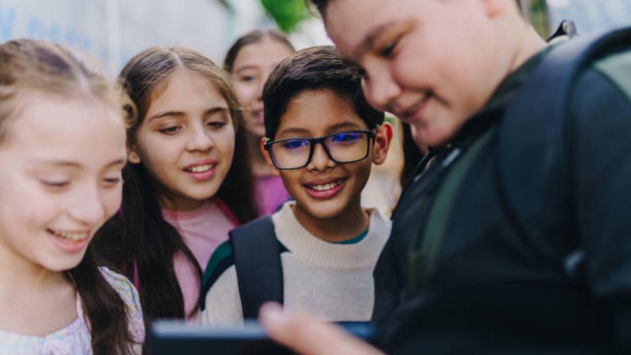 KAMUS Gen Alpha: 28 Arti Kata Skibidi, Rizz, Delulu, Slay, Tea, Mewing ...