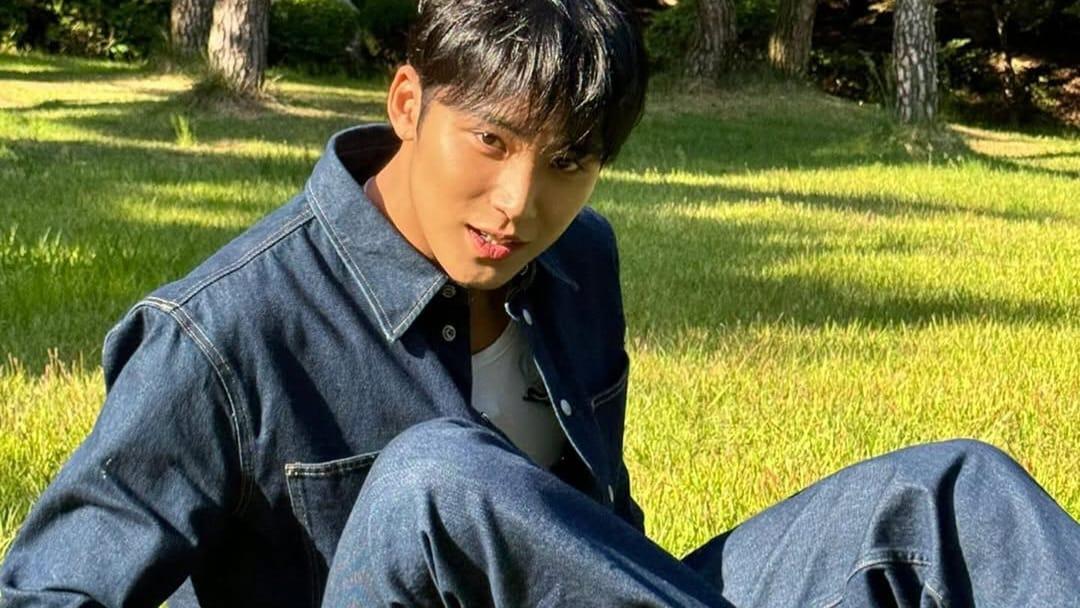 Dari Playful hingga Kasual, 5 Style Kemeja Ala Mingyu SEVENTEEN yang Wajib Dicoba - Tribunjogja.com