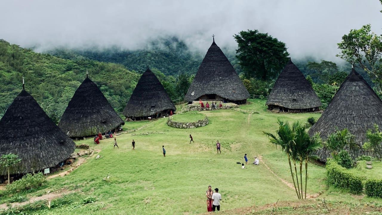 Filosofi Rumah Adat Wae Rebo Warisan Budaya Flores Tak Benda UNESCO ...
