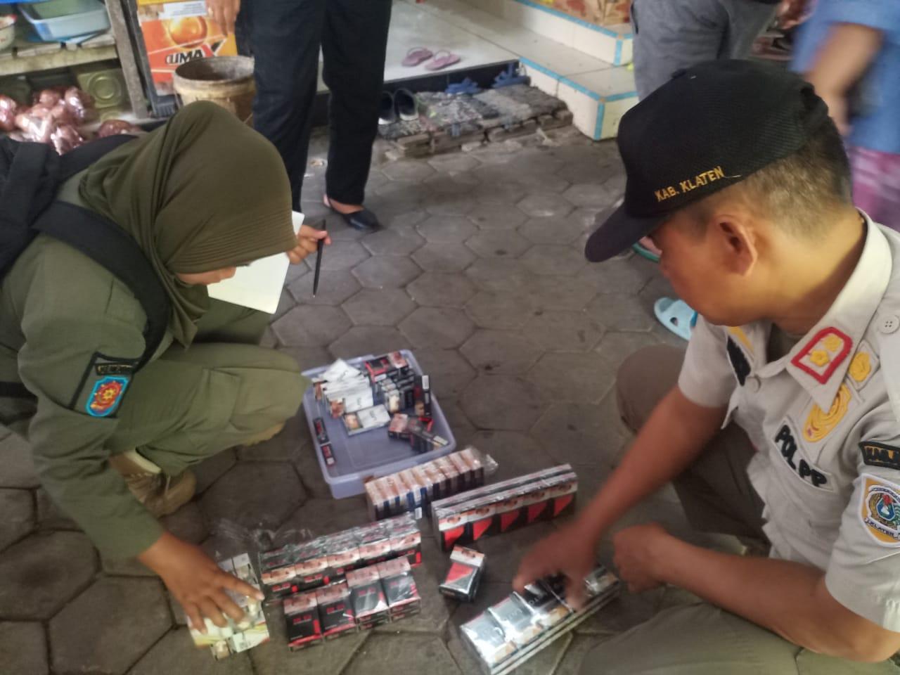Tim Gabungan Satpol PP Klaten Sita 560 Batang Rokok Berpita Cukai Tak Sesuai Peruntukan ...