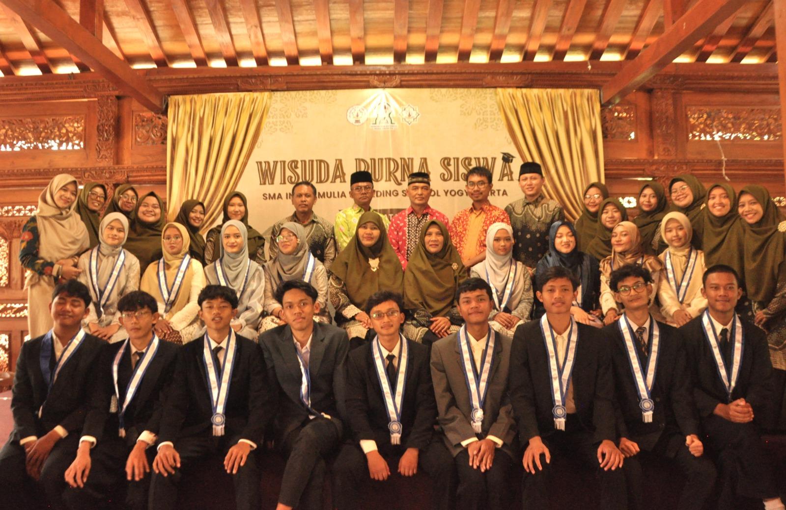 4 Inspirasi Kesuksesan Bekali Wisudawan SMA IMBS Yogyakarta ...