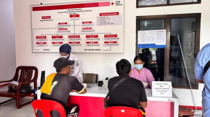 Stok Darah Kritis, PMI Nunukan Gelar Donor dan Beri Paket Sembako Bagi ...
