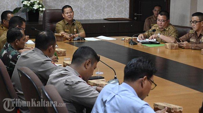 Rapat Desk Pilkada Malinau Bahas Distribusi Logistik, Jalur Sungai Dinilai Paling Berisiko ...