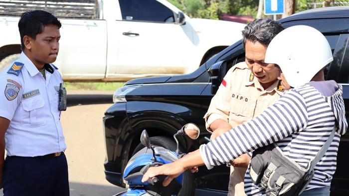 Bapenda Razia Gabungan di Tana Tidung, 35 Kendaraan Terjaring Belum Bayar Pajak - Tribunkaltara.com