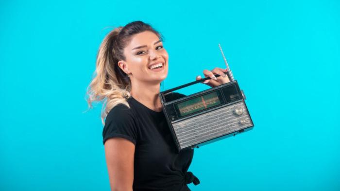 40 Ucapan Hari Radio Nasional 2025, Diperingati 11 September, Unggah di ...