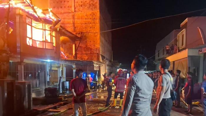 Polisi Masih Selidiki Penyebab Rumah Dua Lantai di Sebatik Timur Nunukan Kaltara Ludes Terbakar ...