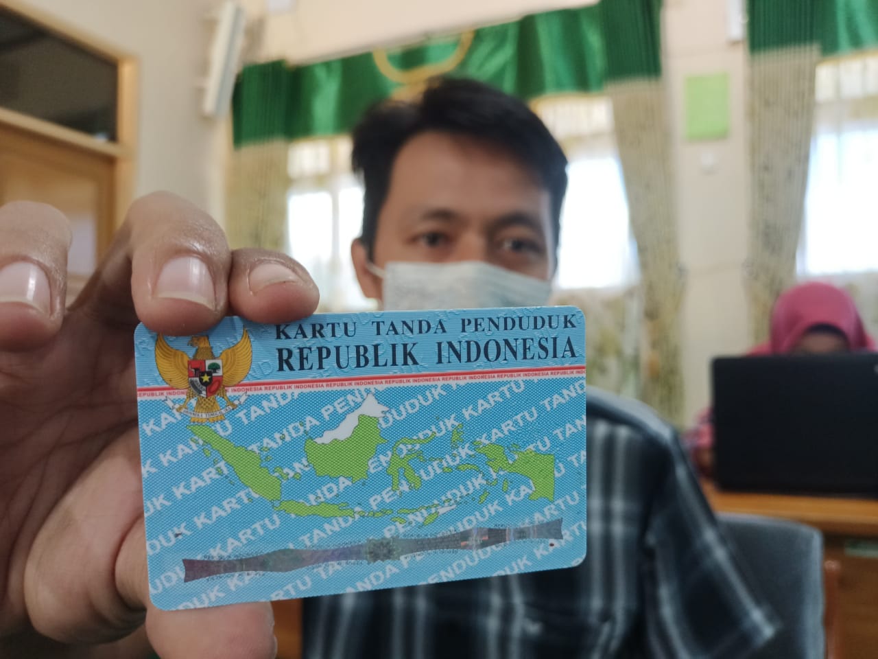 Cara dan Syarat Ganti Foto KTP 2025, Berkas Apa Saja yang Harus Dibawa ...