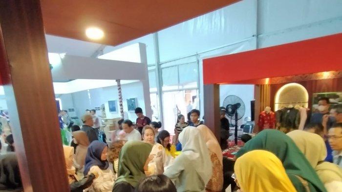 5 Hari Buka Stand di Kalteng Expo 2024, Produk Unggulan Kobar Raih ...