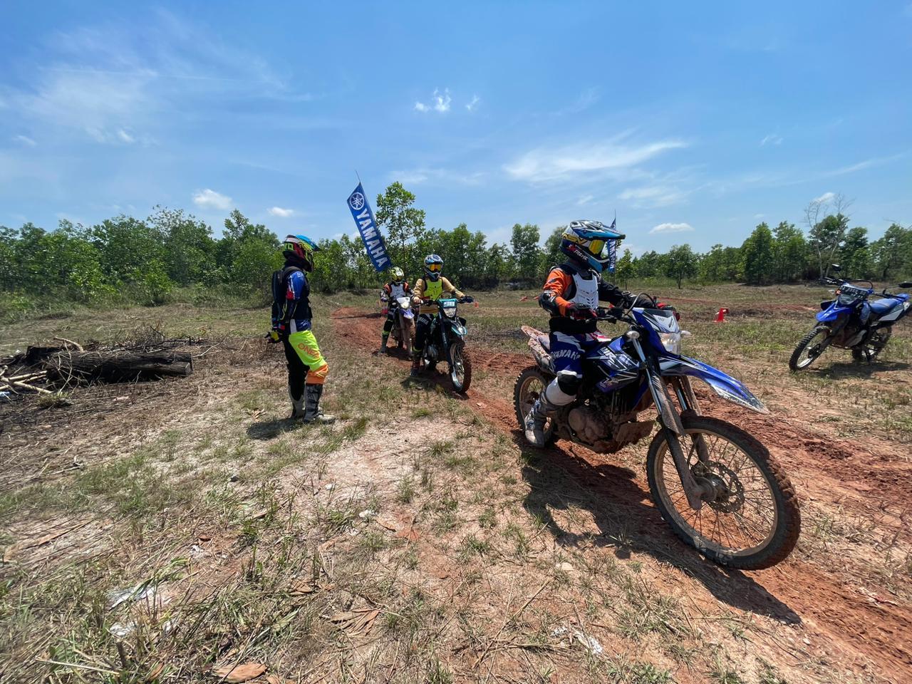 Mulai dari Hujan Hingga Panas, Even Set Up Intructor Offroad ...