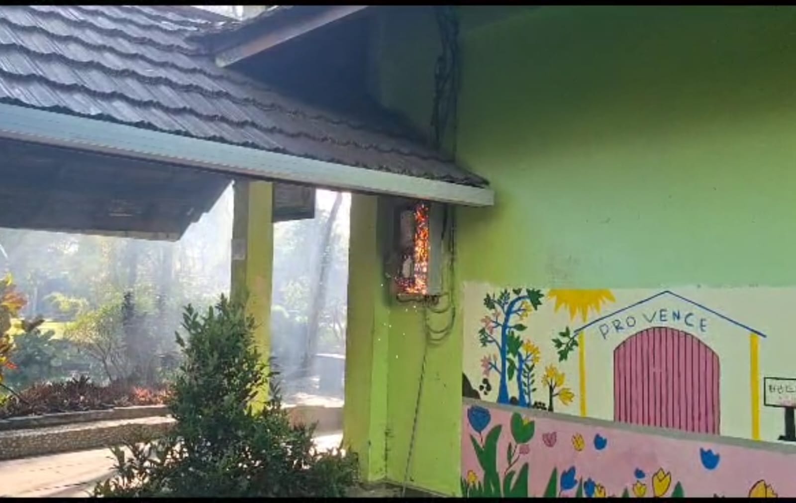 Gedung SMKN 1 Sampit Nyaris Terbakar Akibat Korsleting Listrik, Sempat ...