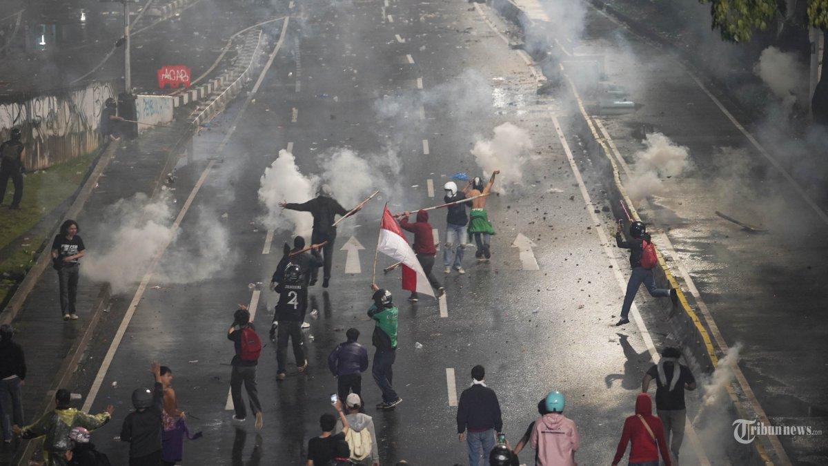 TERKINI Demo Jakarta Malam ini, Tangkapan Polda Metro Jaya Ada 1.240 ...