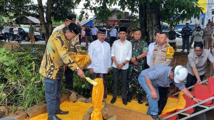 Sultan Kutai Kartanegara Ing Martadipura Tepong Tawar, Awali Pembangunan Jembatan Pendamping ...
