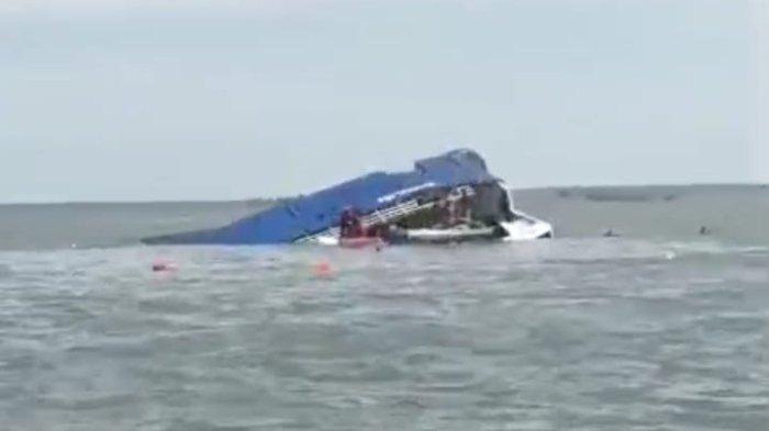 BREAKING NEWS: Kapal Feri Muchlisa Tenggelam di Perairan Penajam Kaltim, 2 Korban Terjebak di ...