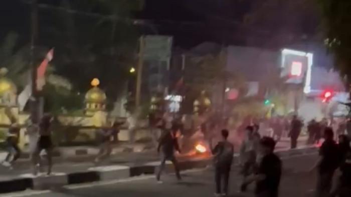 Kronologi Kericuhan Demo Tolak Kenaikan PBB 300 Persen di Bone dan ...