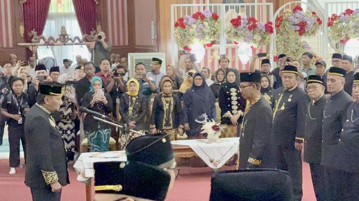 H. Kasmo Pital Resmi Dikukuhkan Sebagai Pemangku Adat Istiadat Kutai di ...