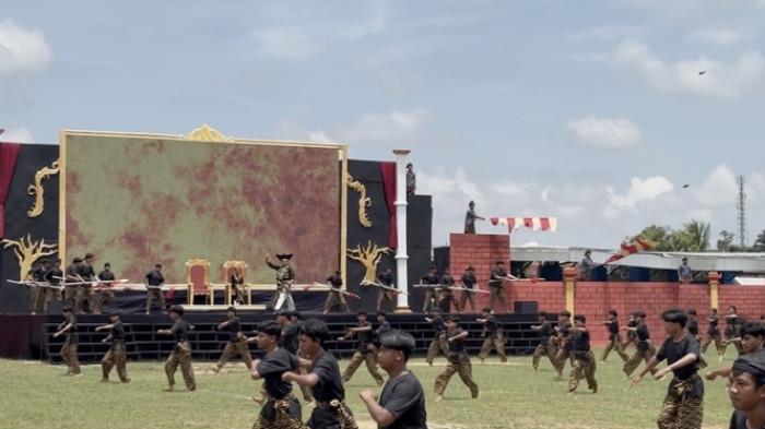 Foto-Foto: Pembukaan Erau Adat Kutai 2025, Pendirian Tiang Ayu hingga ...