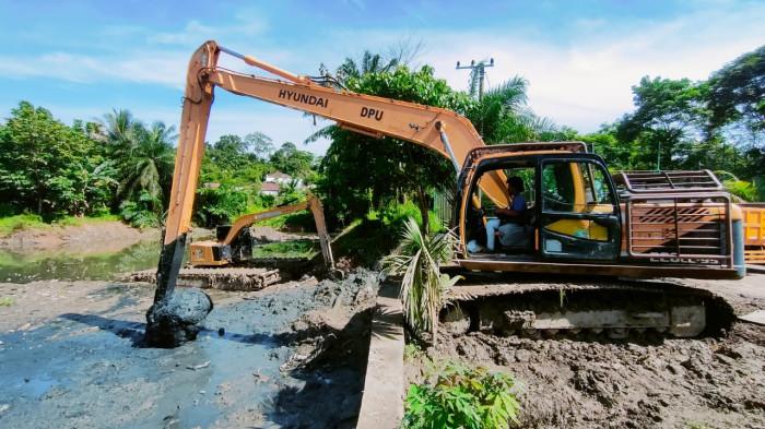 Keluhan Pekerja Pengerukan Bendali Wika Balikpapan, Lumpur Encer dan ...