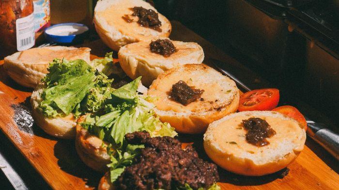 Diorama Burger Bar Gerilya dari Kafe ke Kafe, Burger Premium Rp55 Ribu ...