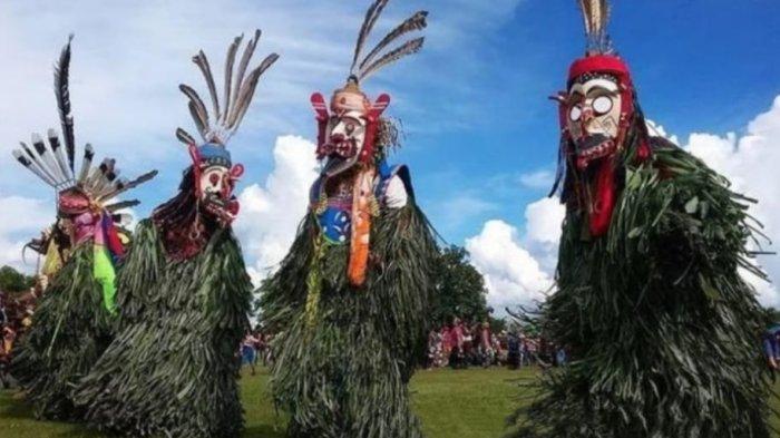 Festival Hudoq Kawit Huang Bahau Kubar, Destinasi Wisata di Kutai Barat ...