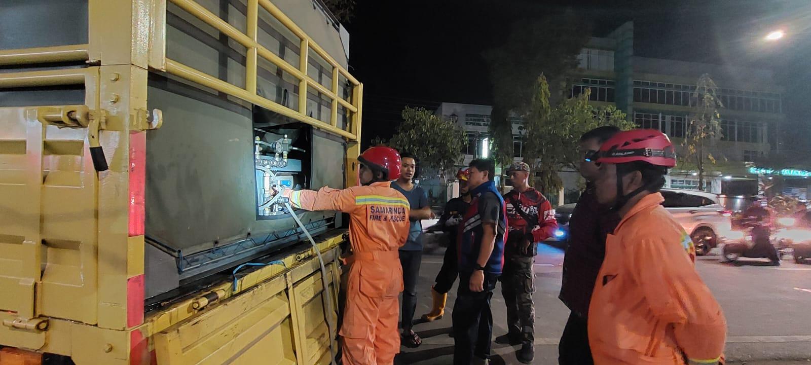 BREAKING NEWS: Tabung Gas Alam Metana Alami Kebocoran depan Warung ...