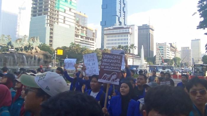 Demo Tolak PPN 12 Persen, Mahasiswa Tantang Pemerintah Tarik Pajak ...