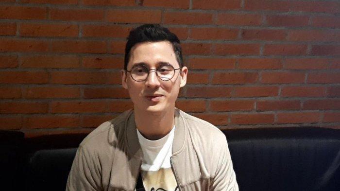 Sosok Nino Fernandez, Aktor yang Foto Pemotretan Mesranya Bersama ...