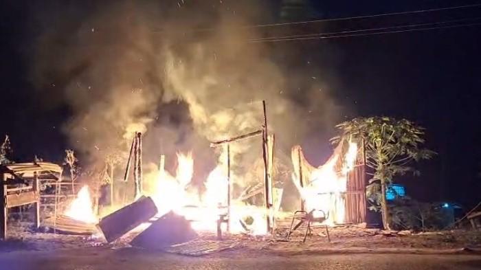 BREAKING NEWS: Satu Keluarga Tewas Terbakar di Kanatang Sumba Timur ...
