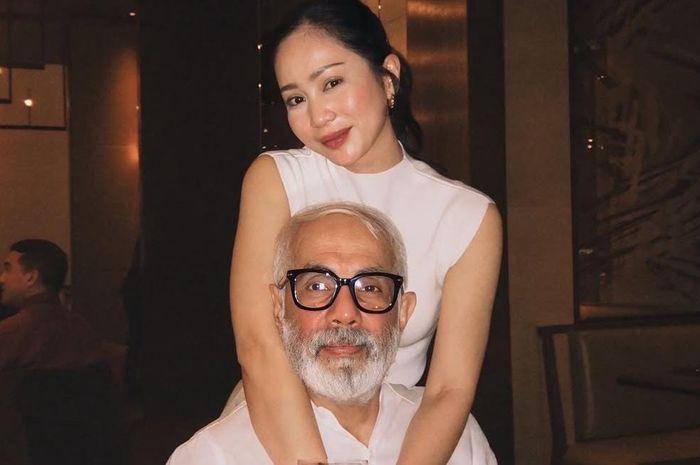 Bunga Zainal, Istri Produser Film Sukhdev Singh, Balas Nyinyiran Netizen Soal Usia Suaminya ...