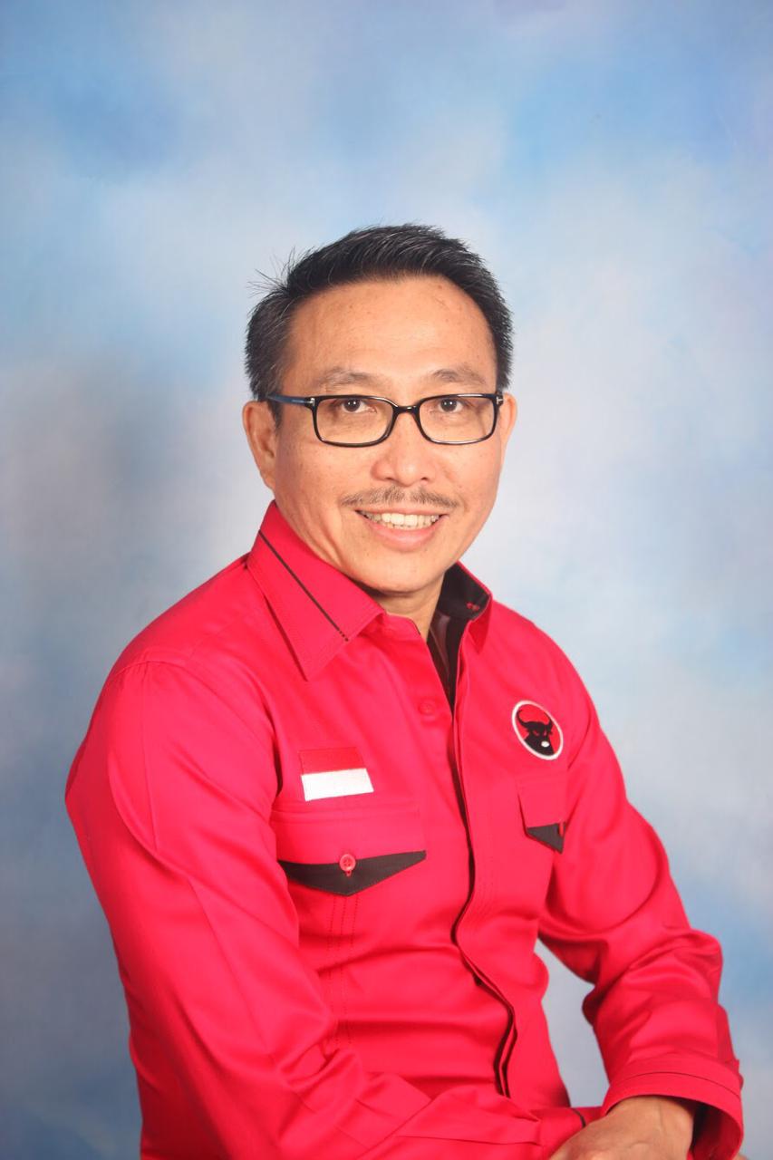 Herman Herry Beri Bantuan Sembako dan Masker di Semua Kabupaten/Kota di ...